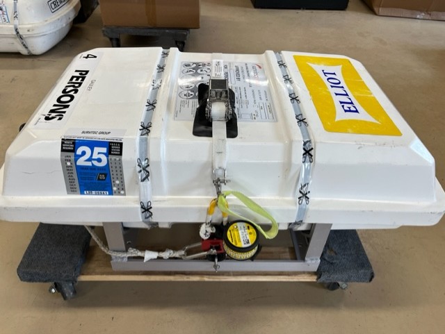 **Pre-Owned** Elliot USCG Approved IBA 4 Person Low Profile Container ...